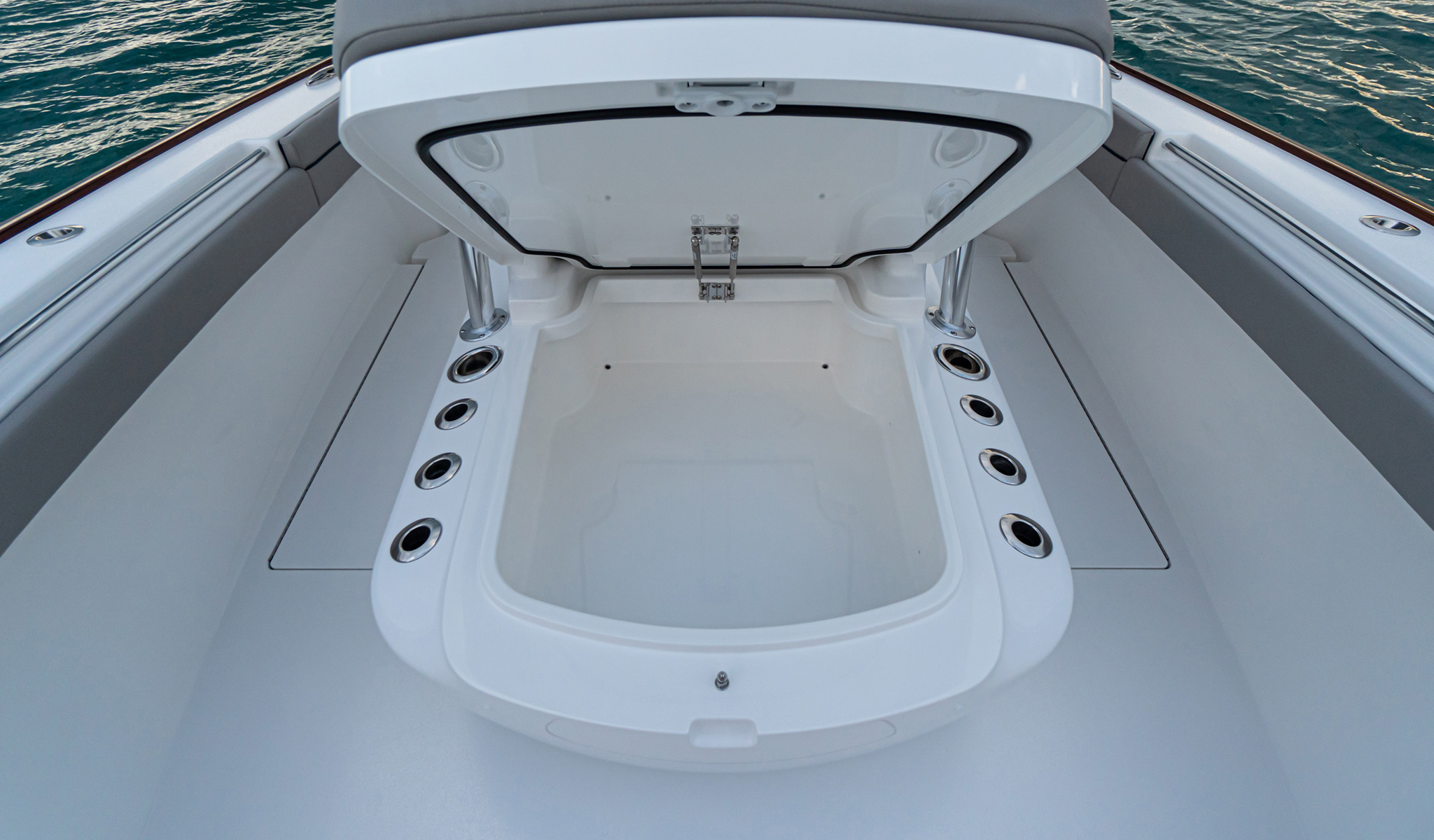 Valhalla Boatworks V-33